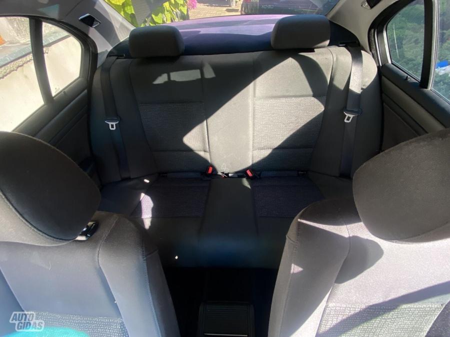 BMW 320 2003 Pasvalys, ar dzinēja tilpumu 2.00 L un nobraukumu 331 tūkst. km par 2300 €, foto 15 vietnē AUTOMOTO.COM.LV