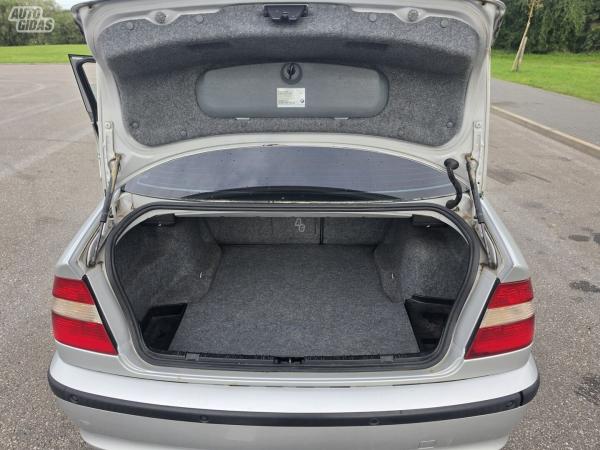 BMW 320 2004 Panevēža, ar dzinēja tilpumu 2.00 L un nobraukumu 408 tūkst. km par 1500 €, foto 6 vietnē AUTOMOTO.COM.LV