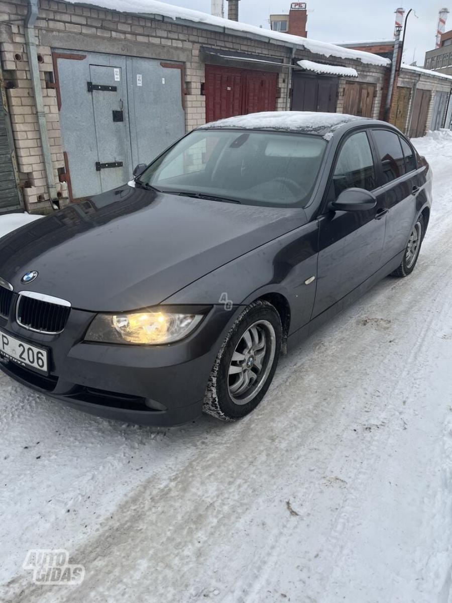 BMW 320 2005 in Panevezys, with an engine capacity of 2.00 L and mileage of 219 thousand km for 1000 €, photo 3 on AUTOMOTO.COM.LV