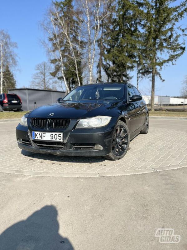 BMW 320 2005 in Vilnius, with an engine capacity of 2.00 L and mileage of 474 thousand km for 1500 €, photo 4 on AUTOMOTO.COM.LV