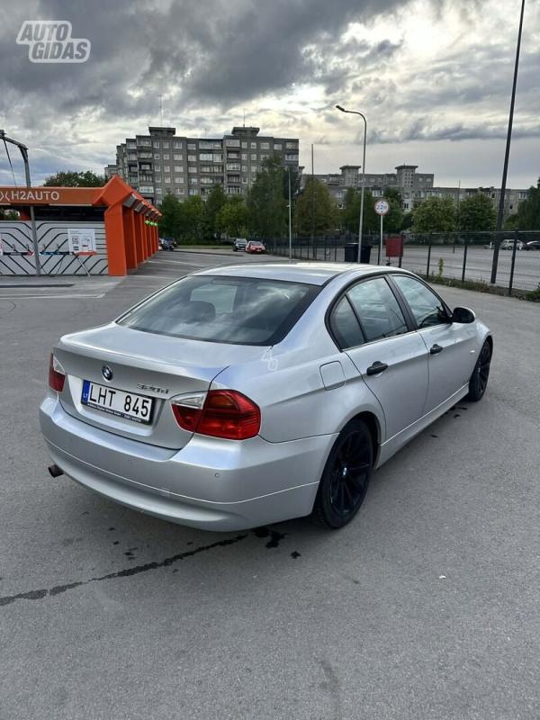 BMW 320 2005 in Kaunas, with an engine capacity of 2.00 L and mileage of 400 thousand km for 2700 €, photo 4 on AUTOMOTO.COM.LV