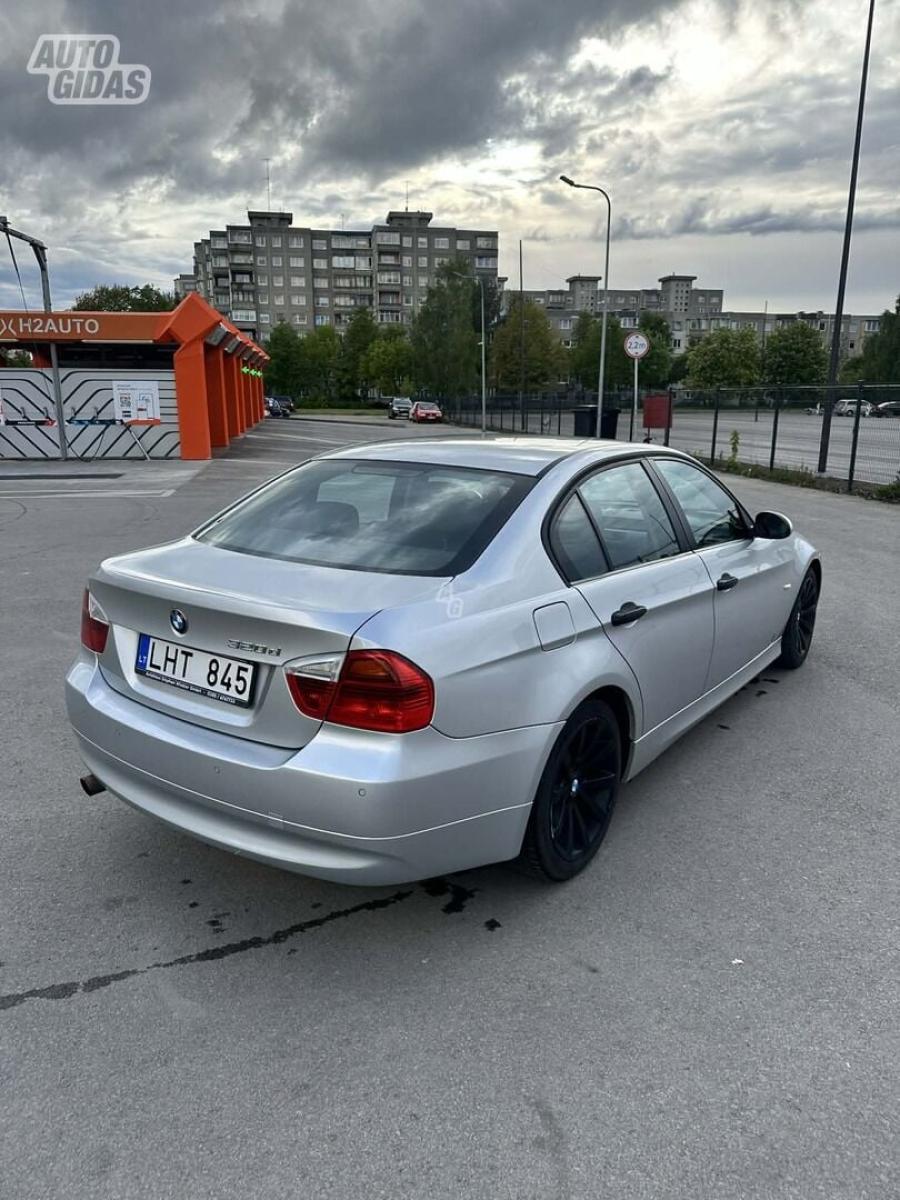 BMW 320 2005 in Kaunas, with an engine capacity of 2.00 L and mileage of 400 thousand km for 2700 €, photo 5 on AUTOMOTO.COM.LV