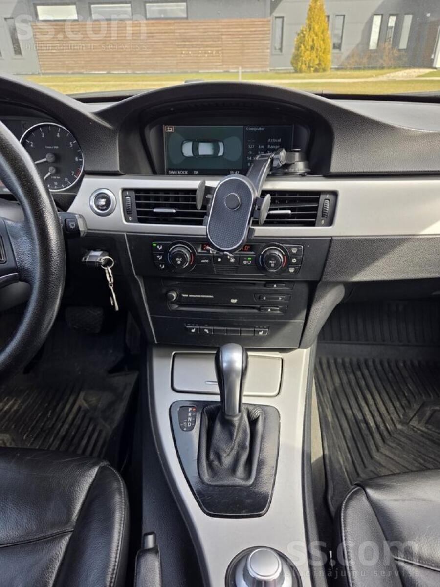 BMW 320 2005 in Riga, with an engine capacity of 2.00 L and mileage of 300 thousand km for 3300 €, photo 25 on AUTOMOTO.COM.LV
