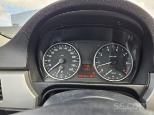 BMW 320 2005 in Riga, with an engine capacity of 2.00 L and mileage of 300 thousand km for 3300 €, photo 28 on AUTOMOTO.COM.LV
