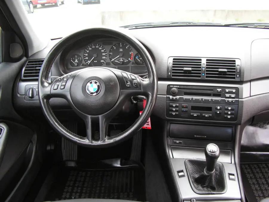 BMW 320 2005 Sigulda, ar dzinēja tilpumu 2.00 L un nobraukumu 247 tūkst. km par 2950 €, foto 15 vietnē AUTOMOTO.COM.LV