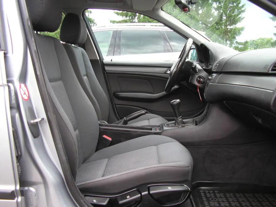 BMW 320 2005 Sigulda, ar dzinēja tilpumu 2.00 L un nobraukumu 247 tūkst. km par 2950 €, foto 21 vietnē AUTOMOTO.COM.LV