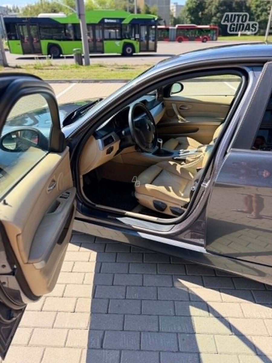 BMW 320 2005 in Kaunas, with an engine capacity of 2.00 L and mileage of 296 thousand km for 3300 €, photo 12 on AUTOMOTO.COM.LV