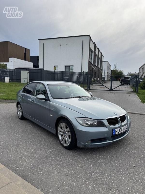 BMW 320 2005 Viļņa, ar dzinēja tilpumu 2.00 L un nobraukumu 289 tūkst. km par 2200 €, foto 4 vietnē AUTOMOTO.COM.LV