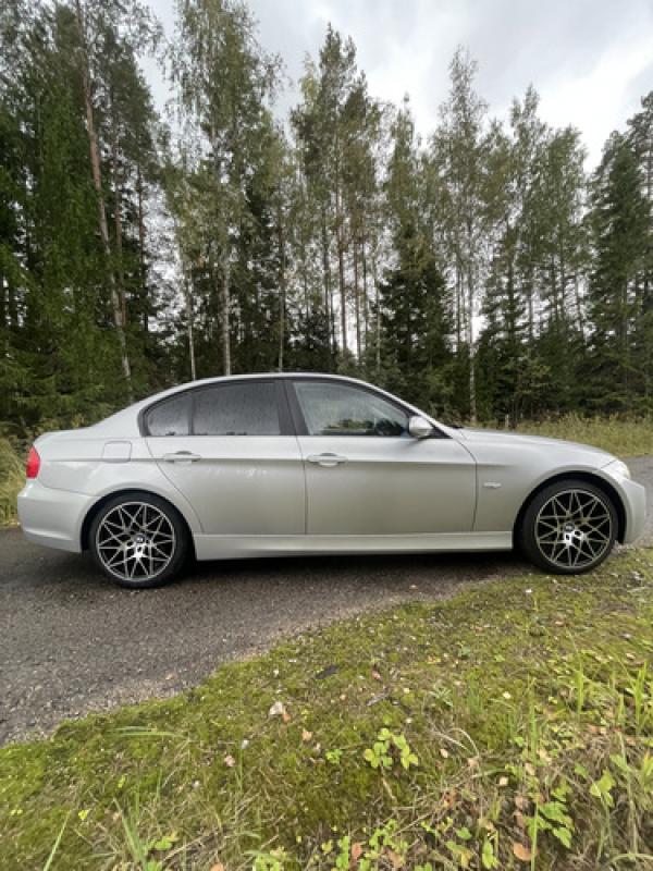 BMW 320 2005 Kerdla, ar dzinēja tilpumu 2.00 L un nobraukumu 272 tūkst. km par 4500 €, foto 11 vietnē AUTOMOTO.COM.LV