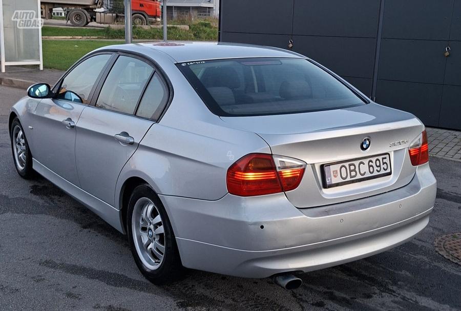 BMW 320 2005 in Klaipeda, with an engine capacity of 2.00 L and mileage of 348 thousand km for 2300 €, photo 4 on AUTOMOTO.COM.LV