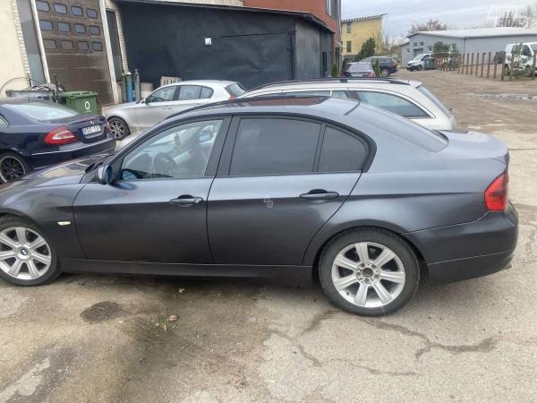 BMW 320 2006 in Kaunas, with an engine capacity of 2.00 L and mileage of 400 thousand km for 2200 €, photo 5 on AUTOMOTO.COM.LV
