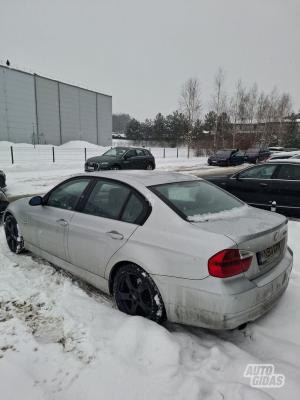 BMW 320 2006 in Vilnius, with an engine capacity of 2.00 L and mileage of 265 thousand km for 999 €, photo 4 on AUTOMOTO.COM.LV