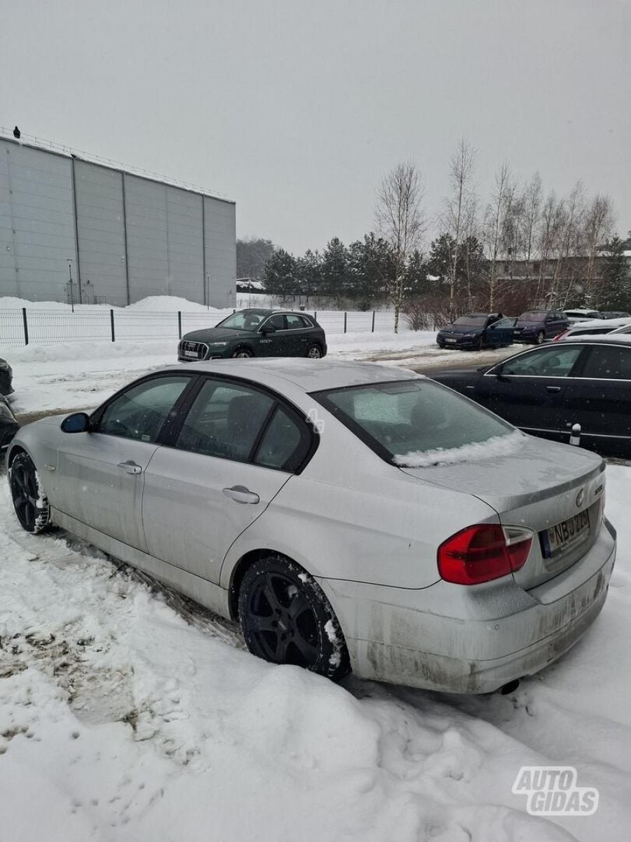 BMW 320 2006 in Vilnius, with an engine capacity of 2.00 L and mileage of 265 thousand km for 999 €, photo 4 on AUTOMOTO.COM.LV