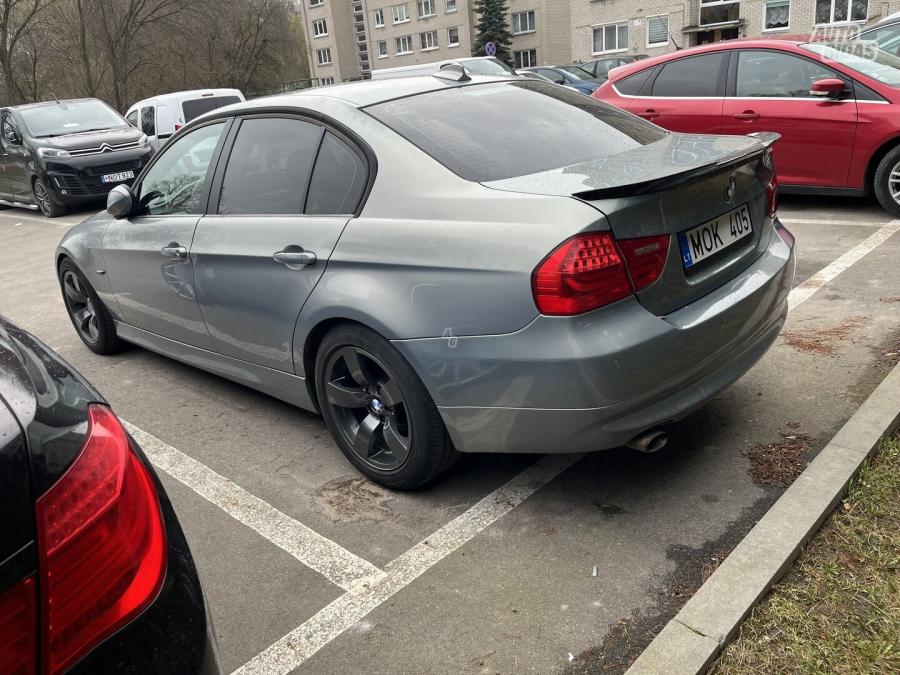 BMW 320 2006 in Raseiniai, with an engine capacity of 2.00 L and mileage of 296 thousand km for 4000 €, photo 4 on AUTOMOTO.COM.LV