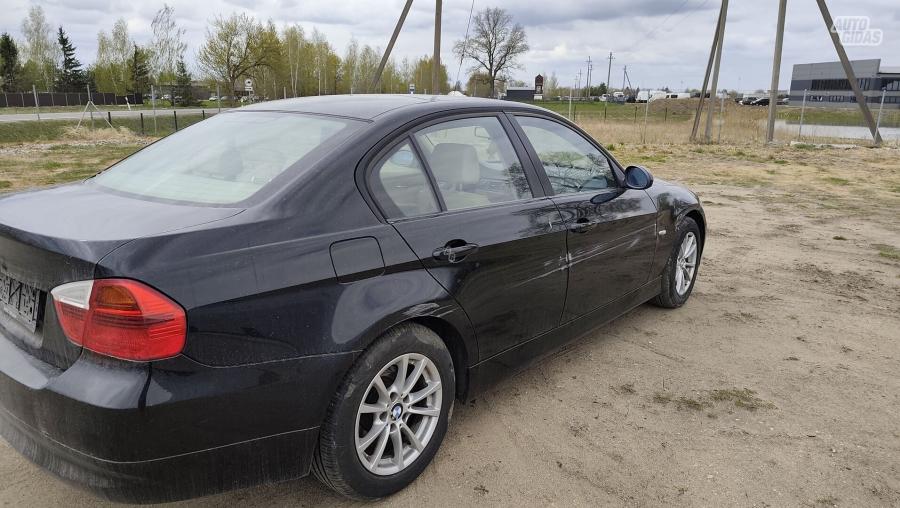 BMW 320 2006 Marijampole, ar dzinēja tilpumu 2.00 L un nobraukumu 268 tūkst. km par 850 €, foto 4 vietnē AUTOMOTO.COM.LV