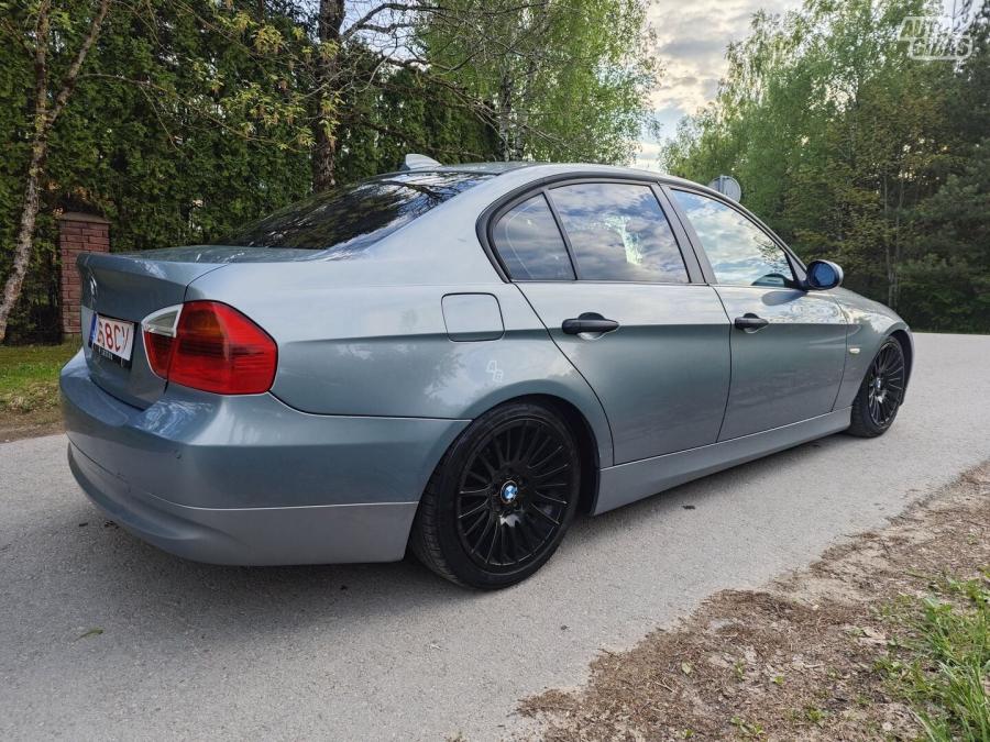 BMW 320 2006 in Vilnius, with an engine capacity of 2.00 L and mileage of 288 thousand km for 3200 €, photo 6 on AUTOMOTO.COM.LV