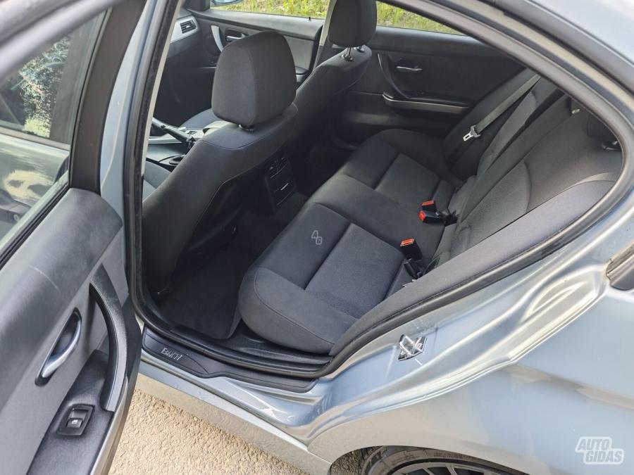 BMW 320 2006 in Vilnius, with an engine capacity of 2.00 L and mileage of 288 thousand km for 3200 €, photo 11 on AUTOMOTO.COM.LV