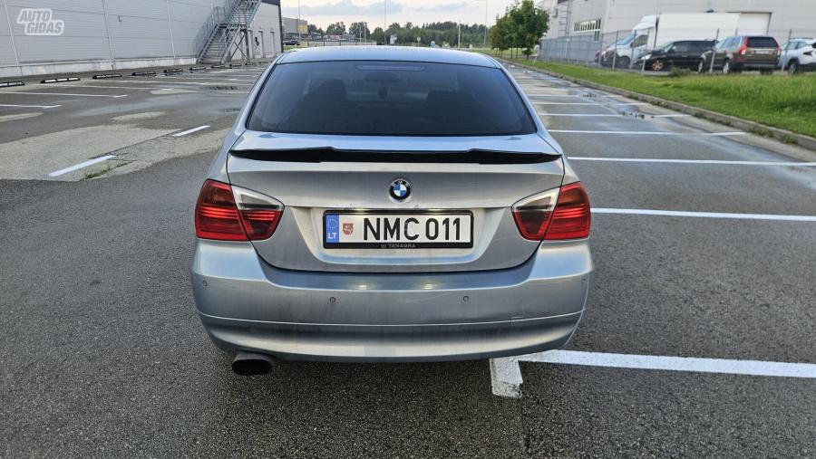 BMW 320 2006 Panevēža, ar dzinēja tilpumu 2.00 L un nobraukumu 300 tūkst. km par 2950 €, foto 5 vietnē AUTOMOTO.COM.LV