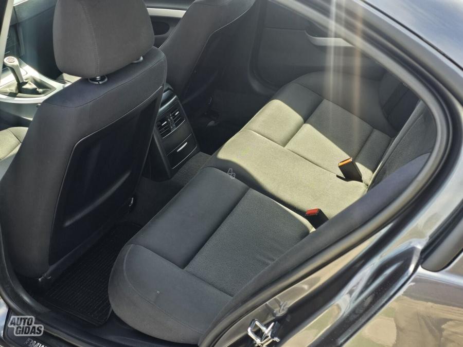 BMW 320 2007 Šauļi, ar dzinēja tilpumu 2.00 L un nobraukumu 333 tūkst. km par 3600 €, foto 21 vietnē AUTOMOTO.COM.LV