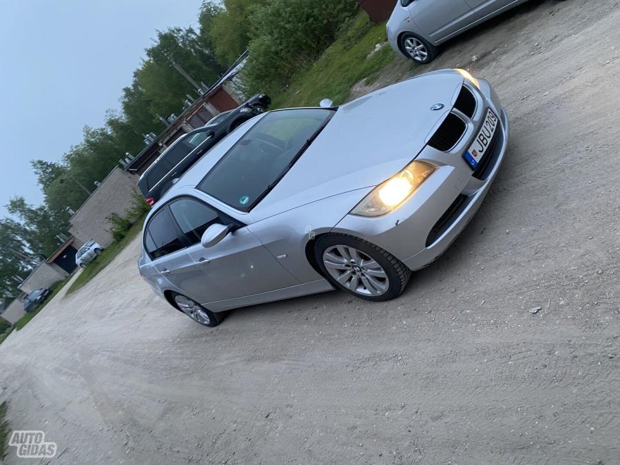 BMW 320 2007 in Kretinga, with an engine capacity of 2.00 L and mileage of 329 thousand km for 2350 €, photo 17 on AUTOMOTO.COM.LV