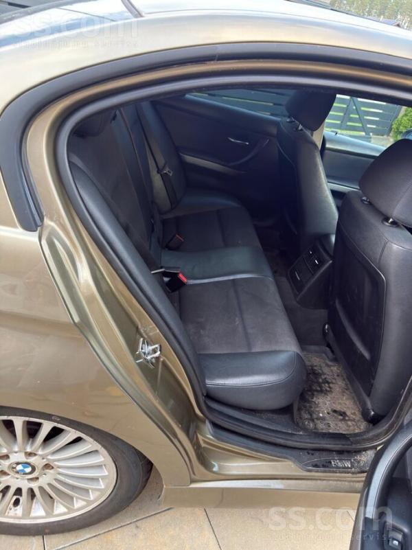 BMW 320 2007 in Riga, with an engine capacity of 2.00 L and mileage of 320 thousand km for 2490 €, photo 4 on AUTOMOTO.COM.LV