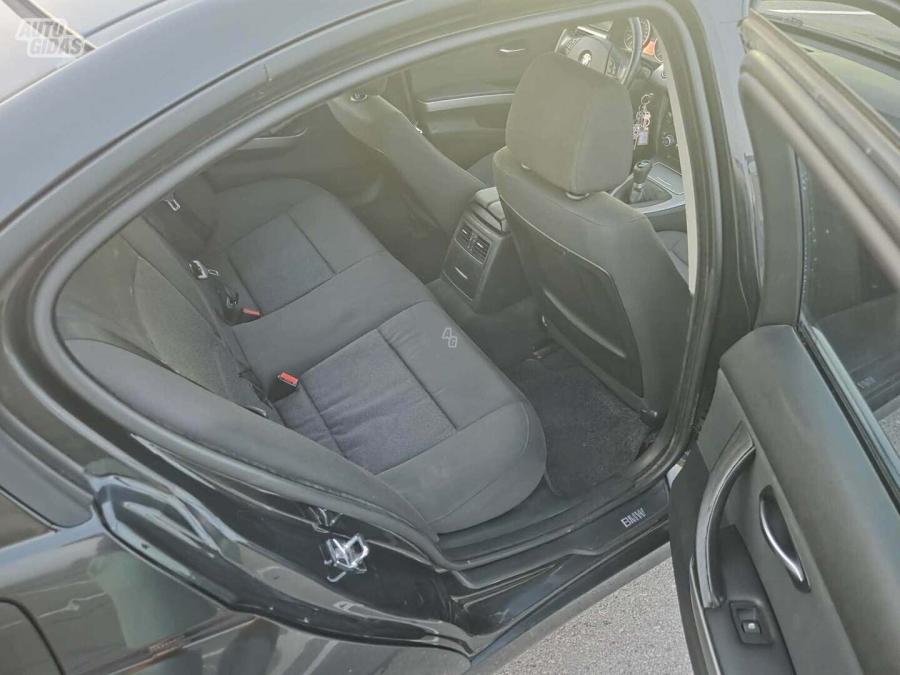 BMW 320 2007 in Kaunas, with an engine capacity of 2.00 L and mileage of 374 thousand km for 1850 €, photo 12 on AUTOMOTO.COM.LV