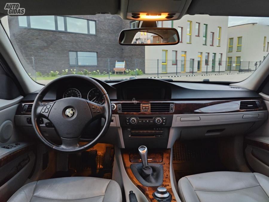 BMW 320 2007 in Kaunas, with an engine capacity of 2.00 L and mileage of 321 thousand km for 2600 €, photo 13 on AUTOMOTO.COM.LV