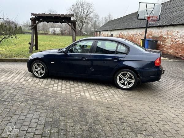 BMW 320 2008 in Kelme, with an engine capacity of 2.00 L and mileage of 300 thousand km for 2999 €, photo 3 on AUTOMOTO.COM.LV