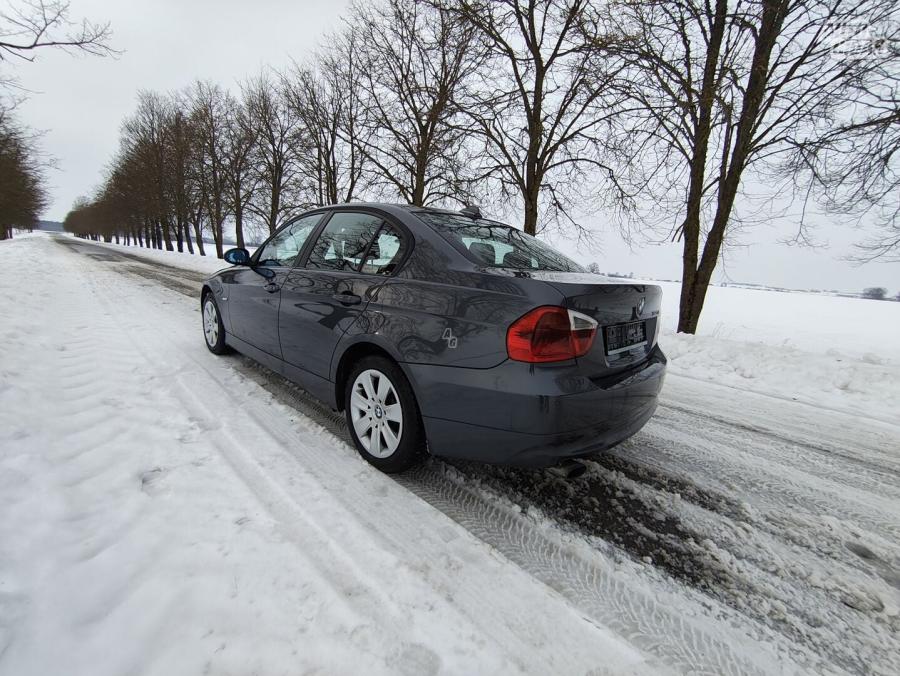 BMW 320 2008 in Pakruojis, with an engine capacity of 2.00 L and mileage of 301 thousand km for 3500 €, photo 2 on AUTOMOTO.COM.LV