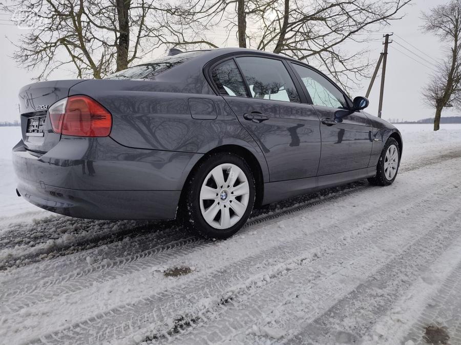 BMW 320 2008 in Pakruojis, with an engine capacity of 2.00 L and mileage of 301 thousand km for 3500 €, photo 6 on AUTOMOTO.COM.LV