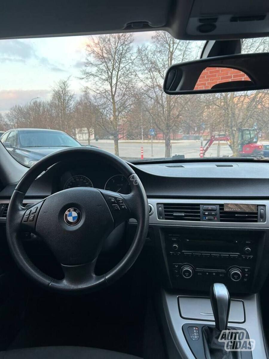BMW 320 2008 in Vilnius, with an engine capacity of 2.00 L and mileage of 230 thousand km for 2350 €, photo 12 on AUTOMOTO.COM.LV