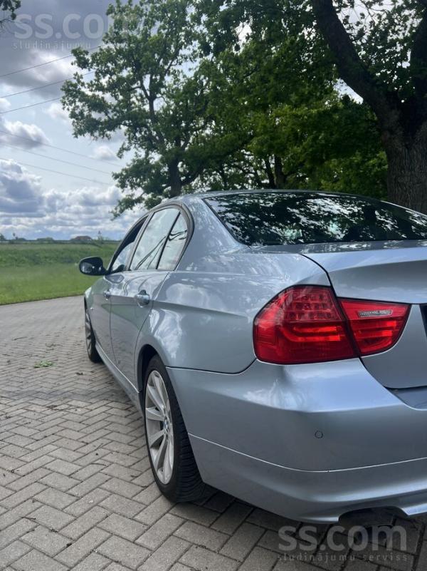 BMW 320 2009 Valmiera, ar dzinēja tilpumu 2.00 L un nobraukumu 268 tūkst. km par 5500 €, foto 4 vietnē AUTOMOTO.COM.LV