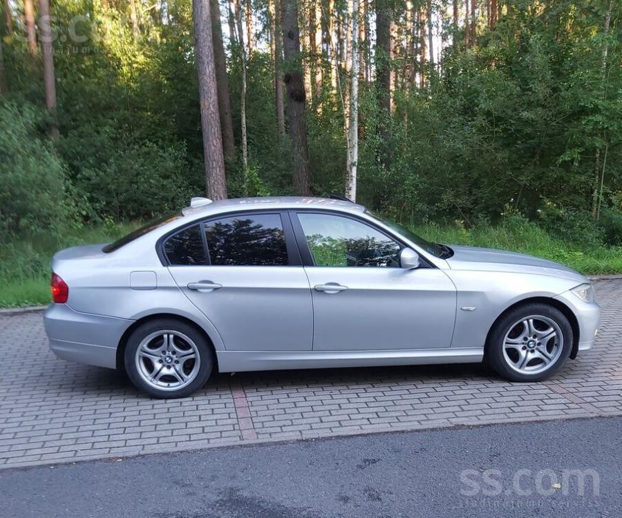 BMW 320 2009 in Riga, with an engine capacity of 2.00 L and mileage of 351 thousand km for 4800 €, photo 5 on AUTOMOTO.COM.LV
