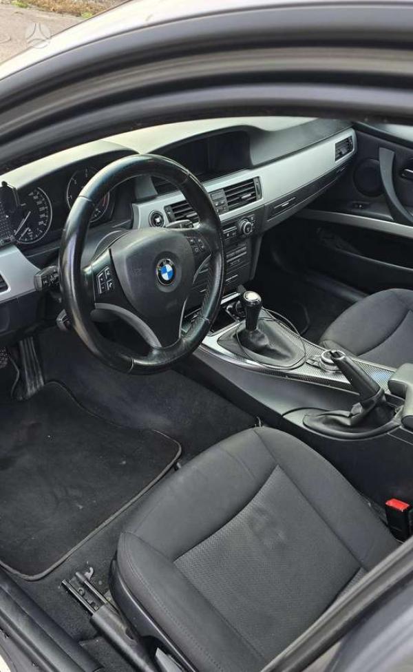 BMW 320 2009 in Vilkaviskis, with an engine capacity of 2.00 L and mileage of 300 thousand km for 3300 €, photo 6 on AUTOMOTO.COM.LV