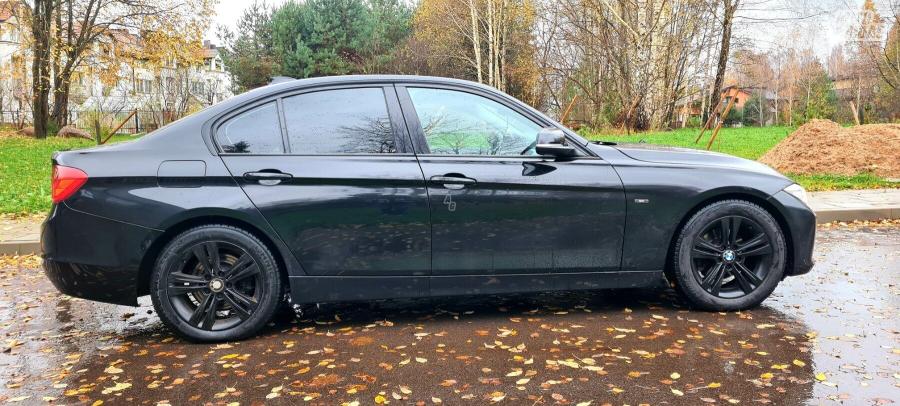 BMW 320 2012 in Vilnius, with an engine capacity of 2.00 L and mileage of 284 thousand km for 8500 €, photo 7 on AUTOMOTO.COM.LV
