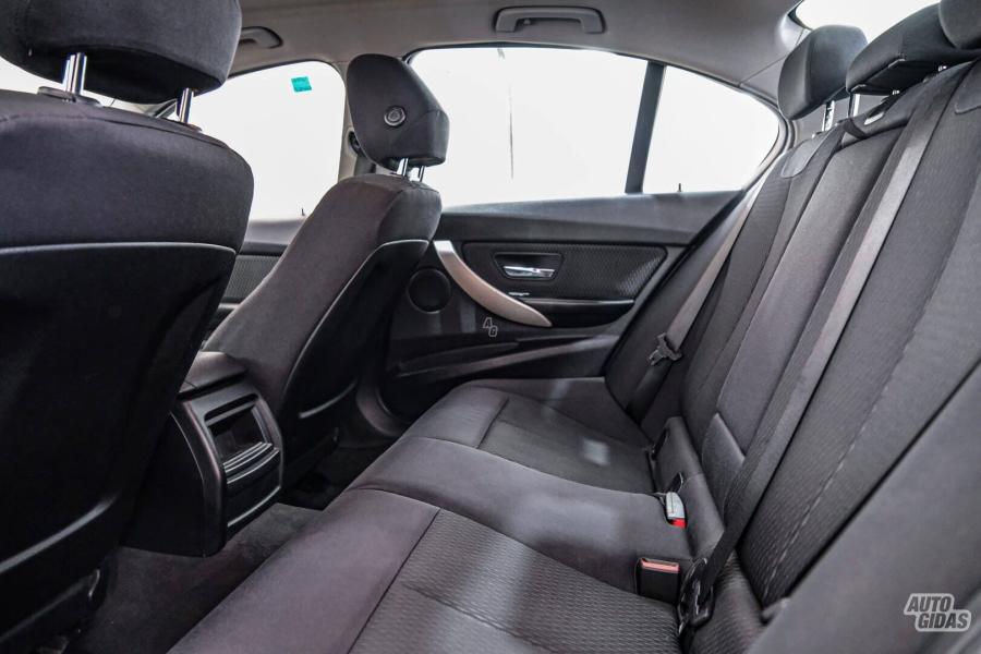 BMW 320 2014 in Kaunas, with an engine capacity of 2.00 L and mileage of 298 thousand km for 9790 €, photo 10 on AUTOMOTO.COM.LV