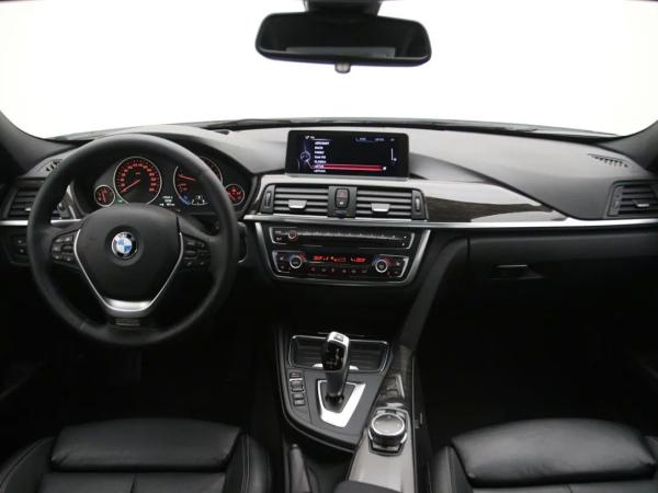 BMW 320 2015 in Vilnius, with an engine capacity of 2.00 L and mileage of 144 thousand km for 14199 €, photo 2 on AUTOMOTO.COM.LV