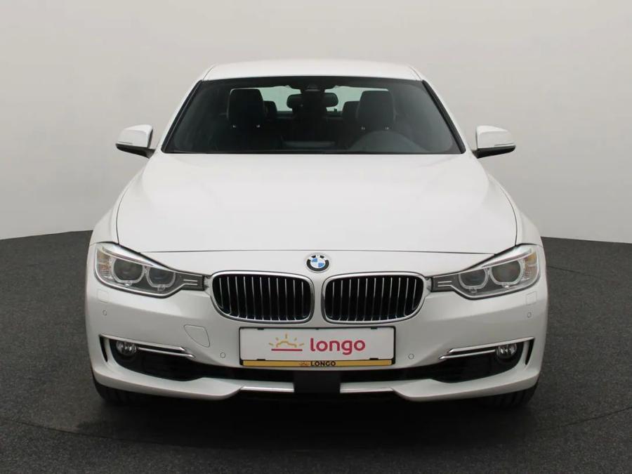 BMW 320 2015 in Vilnius, with an engine capacity of 2.00 L and mileage of 144 thousand km for 14199 €, photo 4 on AUTOMOTO.COM.LV