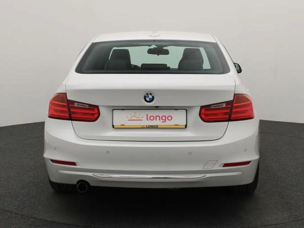 BMW 320 2015 in Vilnius, with an engine capacity of 2.00 L and mileage of 144 thousand km for 14199 €, photo 5 on AUTOMOTO.COM.LV