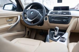 BMW 320 2015 in Siauliai, with an engine capacity of 2.00 L and mileage of 142 thousand km for 8700 €, photo 19 on AUTOMOTO.COM.LV