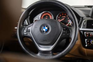 BMW 320 2017 in Vilnius, with an engine capacity of 2.00 L and mileage of 89 thousand km for 15441 €, photo 16 on AUTOMOTO.COM.LV