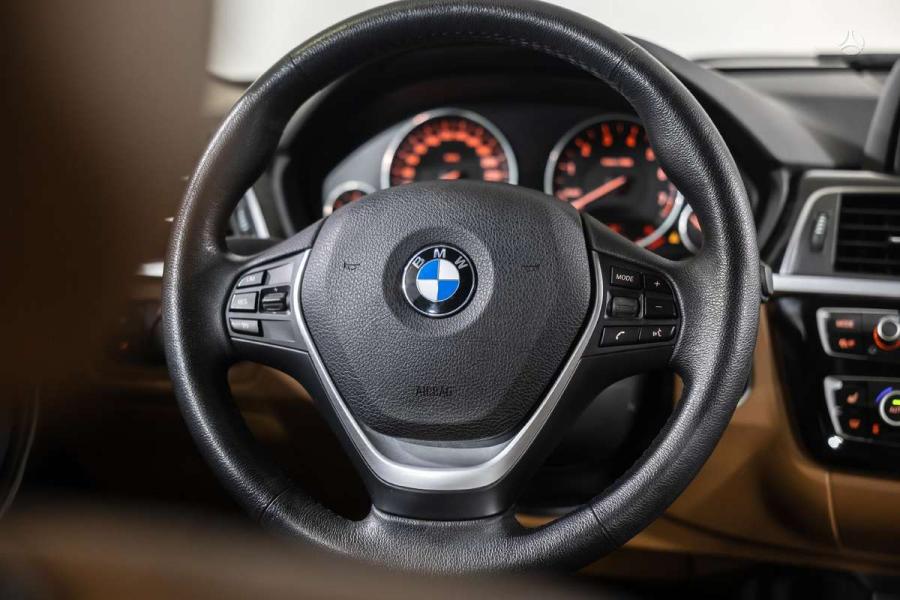 BMW 320 2017 in Vilnius, with an engine capacity of 2.00 L and mileage of 89 thousand km for 15441 €, photo 16 on AUTOMOTO.COM.LV