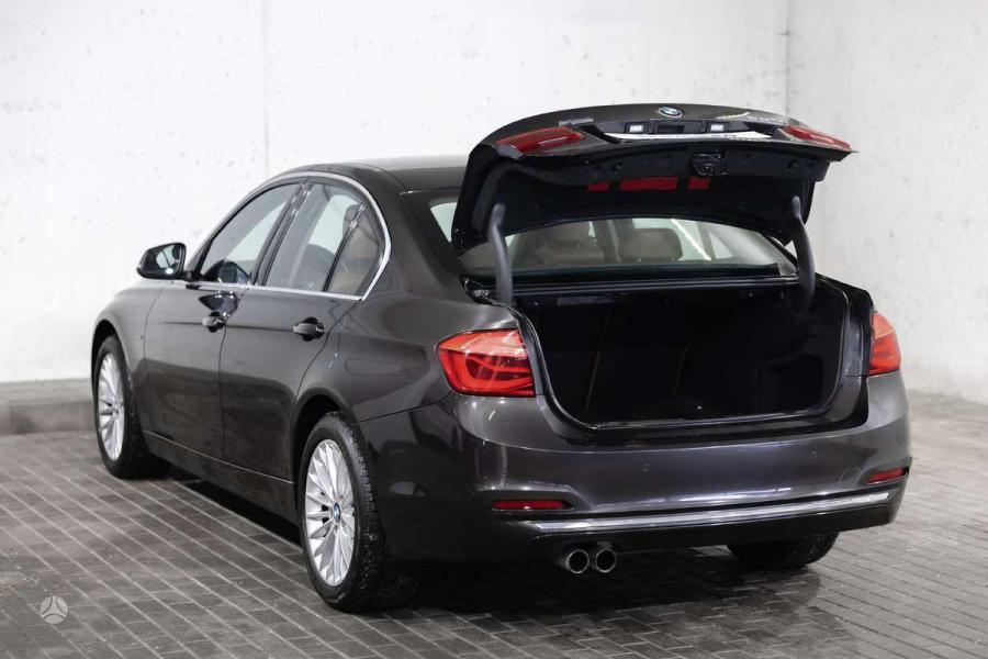 BMW 320 2017 in Vilnius, with an engine capacity of 2.00 L and mileage of 89 thousand km for 15441 €, photo 29 on AUTOMOTO.COM.LV