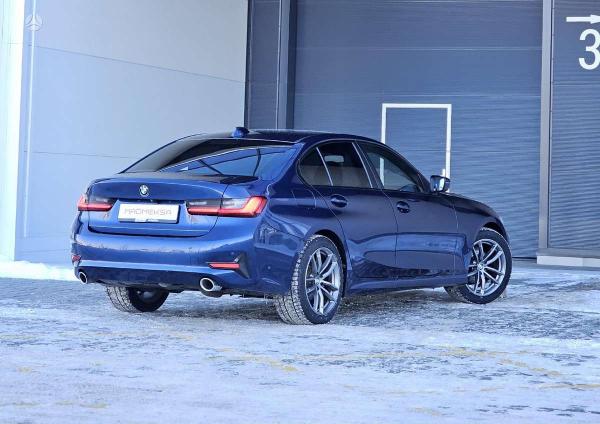BMW 320 2019 in Vilnius, with an engine capacity of 2.00 L and mileage of 199 thousand km for 20950 €, photo 5 on AUTOMOTO.COM.LV