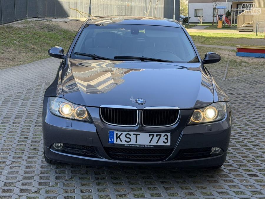 BMW 320 2026 in Vilnius, with an engine capacity of 2.00 L and mileage of 430 thousand km for 2600 €, photo 4 on AUTOMOTO.COM.LV