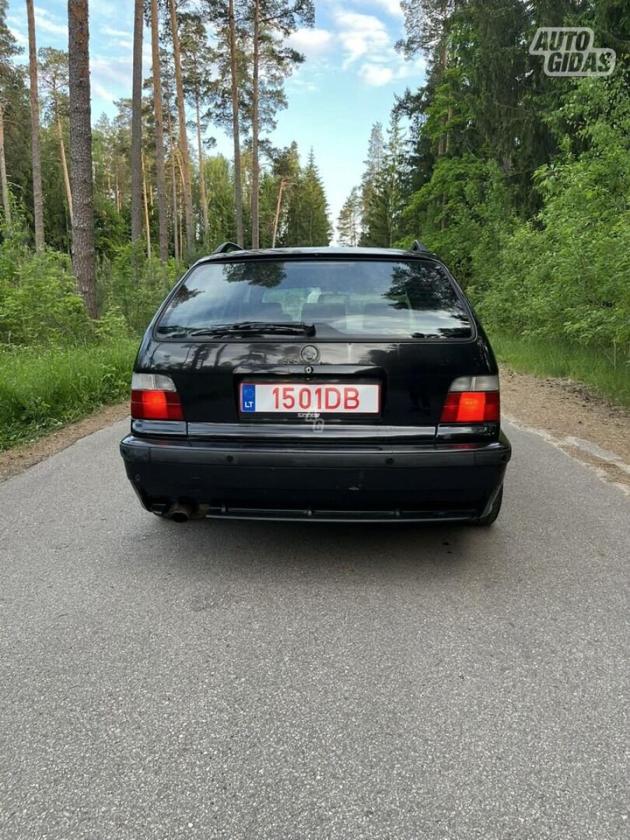 BMW 320 1998 in Panevezys, with an engine capacity of 2.00 L and mileage of 361 thousand km for 2600 €, photo 8 on AUTOMOTO.COM.LV