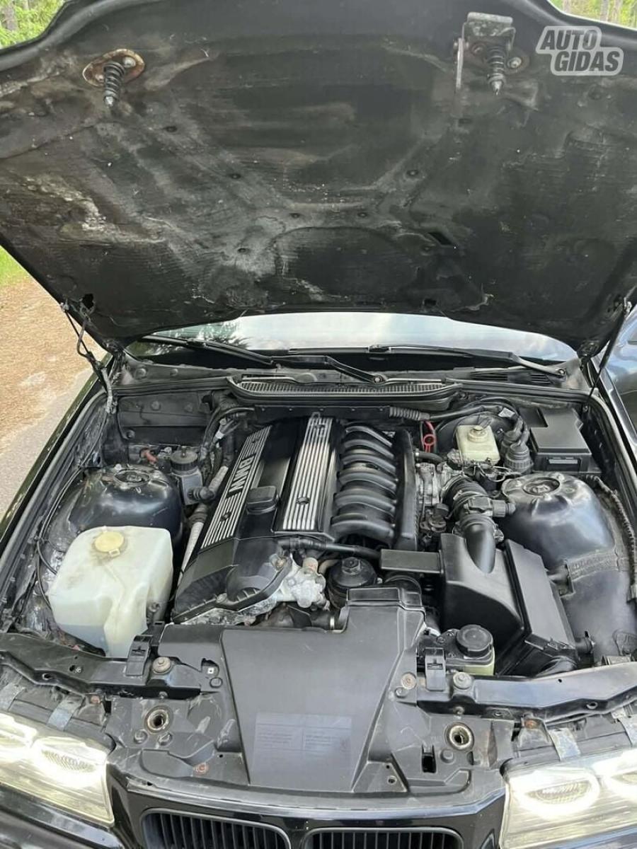 BMW 320 1998 in Panevezys, with an engine capacity of 2.00 L and mileage of 361 thousand km for 2600 €, photo 12 on AUTOMOTO.COM.LV