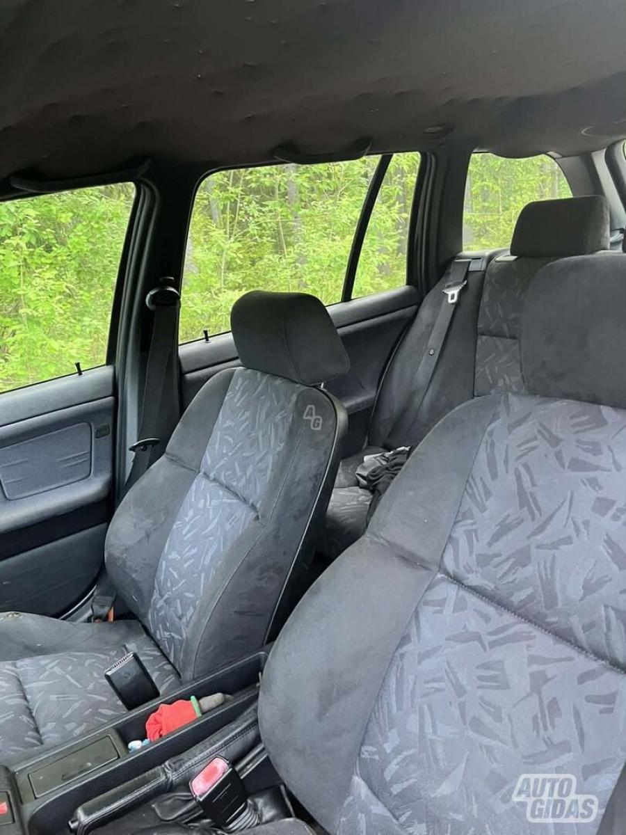 BMW 320 1998 in Panevezys, with an engine capacity of 2.00 L and mileage of 361 thousand km for 2600 €, photo 13 on AUTOMOTO.COM.LV