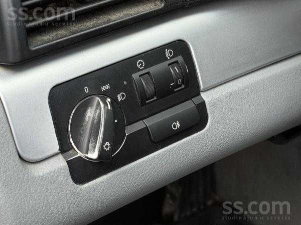 BMW 320 2000 in Riga, with an engine capacity of 2.00 L and mileage of 395 thousand km for 1350 €, photo 6 on AUTOMOTO.COM.LV