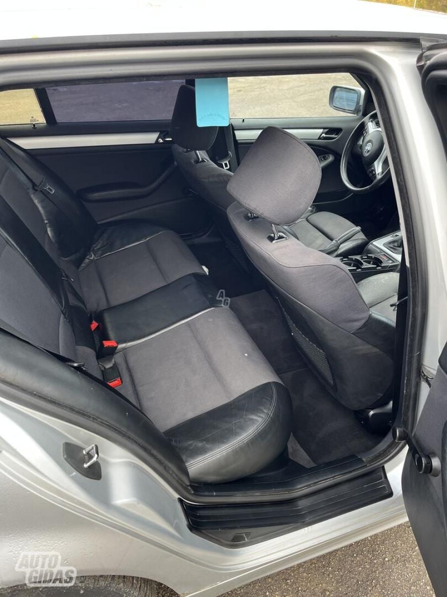 BMW 320 2001 in Panevezys, with an engine capacity of 2.00 L and mileage of 361 thousand km for 1380 €, photo 16 on AUTOMOTO.COM.LV
